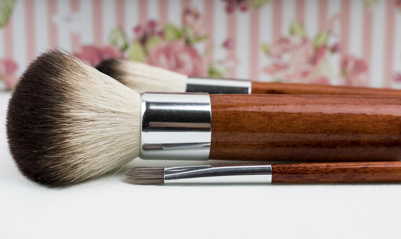 Os Melhores Pincéis de Maquiagem: Guia Completo para Comprar - Guia de ...